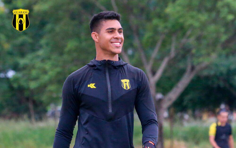 This is Devis Vásquez, the Colombian goalkeeper who will sign AC Milan ...