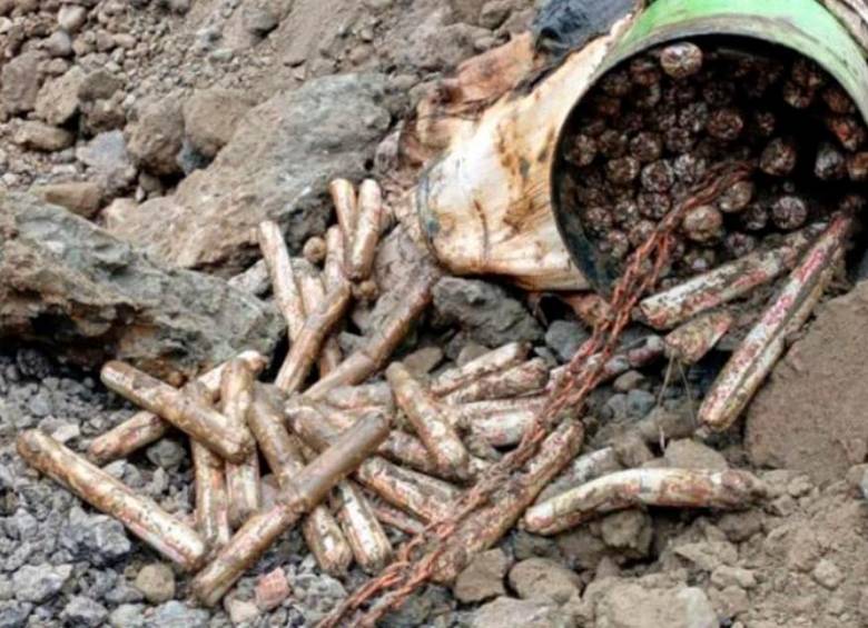 Obreros de una vía en el Norte de Antioquia hallaron explosivos debajo ...