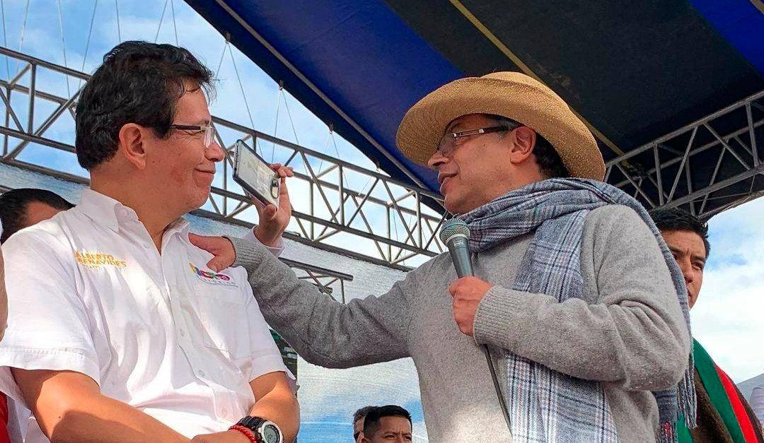 Siguen pidiéndole la renuncia a Álex Flórez, de llegar a hacerlo ¿quién ...