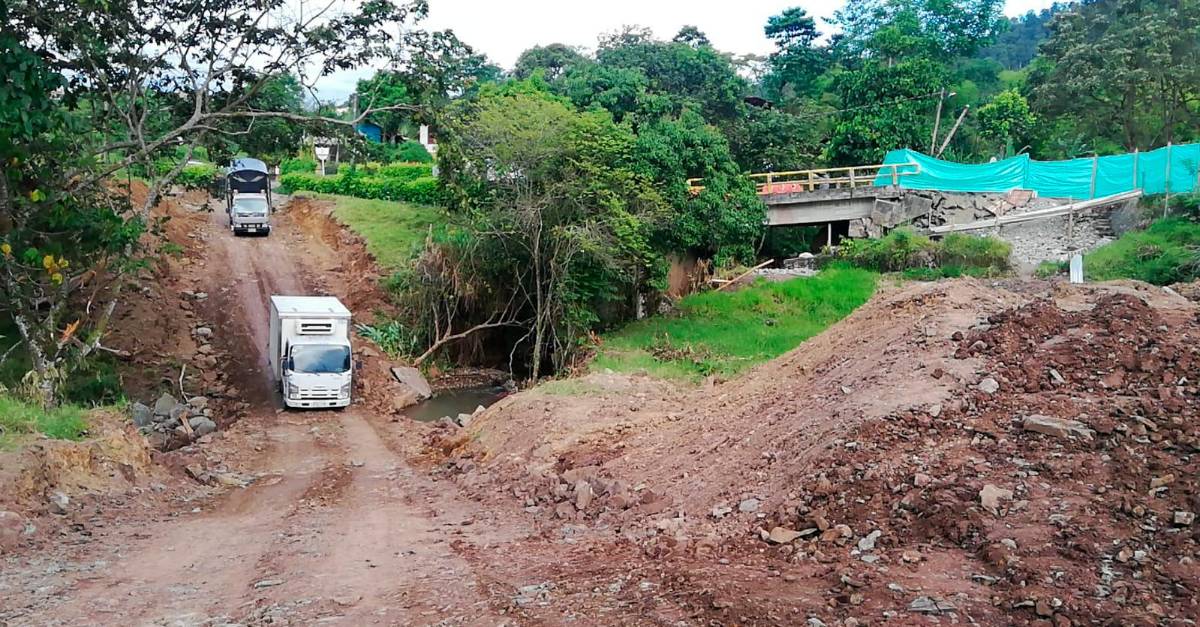 Por un potrero abrieron trocha que sacó del aislamiento a Valparaíso