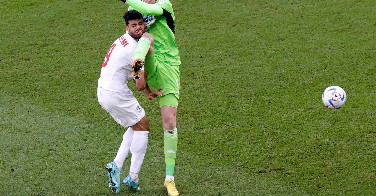 El arquero de gales, Wayne Hennesey fue el primer expulsado en el ...