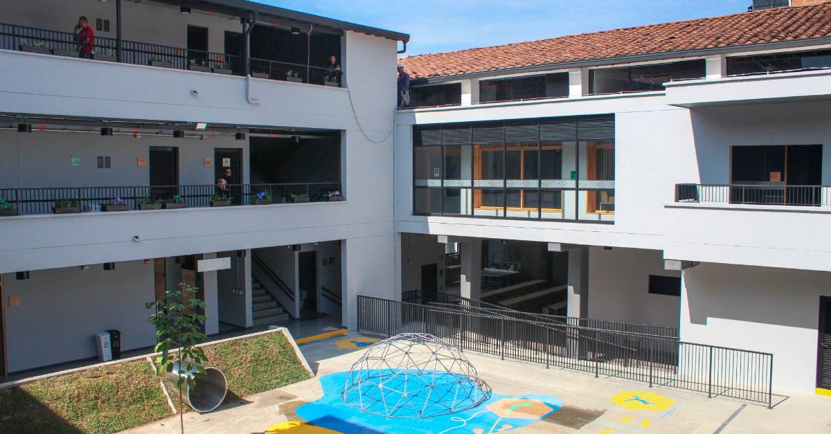 Cosmo School llega al Centro con su modelo de renovación educativa
