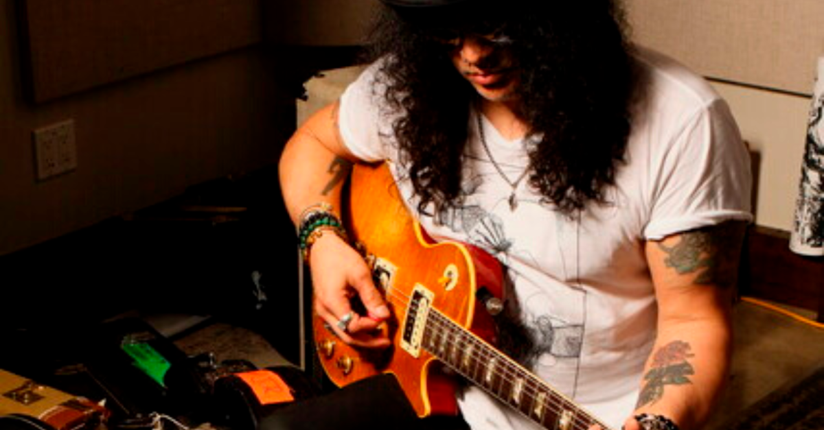 The Guns N' Roses concert is still going on, but why is Slash using ...