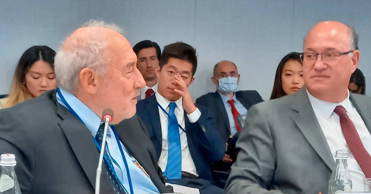 Apoyo de Stiglitz a la reforma tributaria genera desconfianza