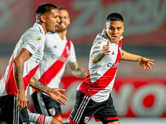 Video | El golazo de tiro libre de Juan Fernando Quintero con River Plate