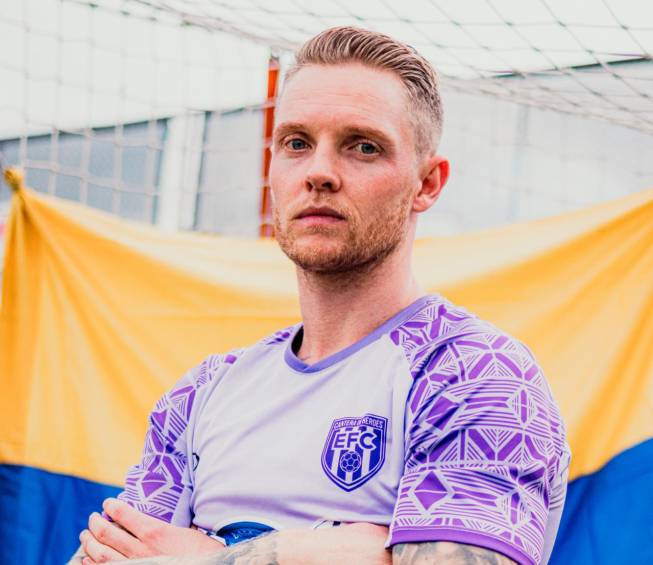 El futbolista inglés George Saunders se nacionalizó colombiano