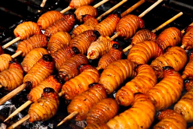 ¿Un cucarrón para el almuerzo?