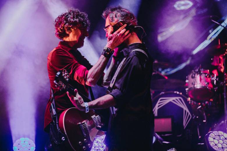 Irreverentes con causa: la noche de El Cuarteto de Nos en Medellín