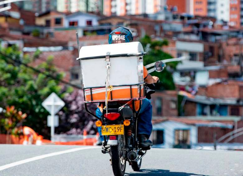 Inusual exigencia: en Bogotá, domiciliarios de droguerías tendrían que ...