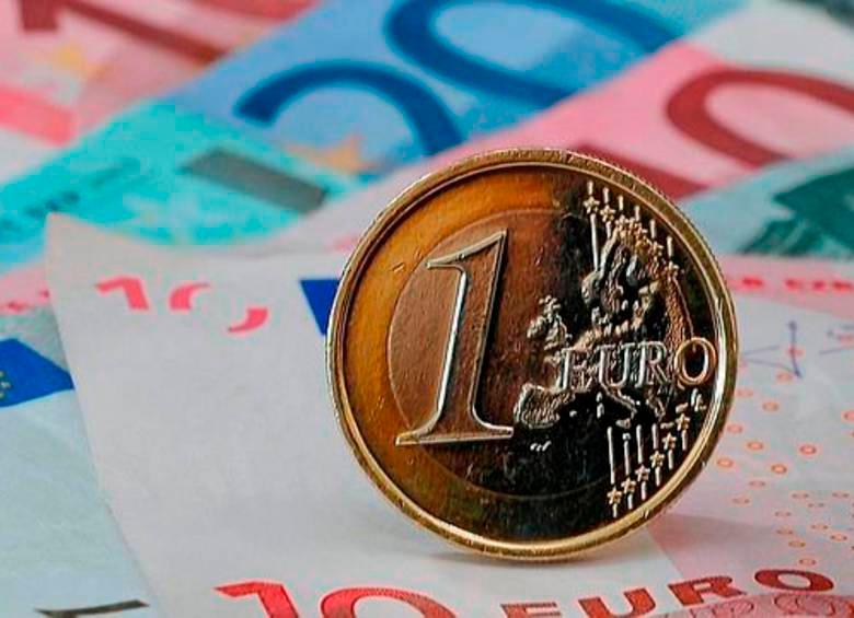 Aunque el euro está más barato que el dólar, aún se vende más caro en ...