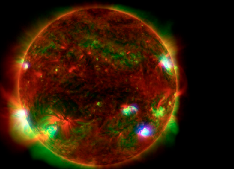 Captan nueva imagen del Sol que revela un tipo de luz desconocida