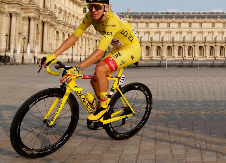Tadej Pogacar hace recordar a otros grandes del ciclismo