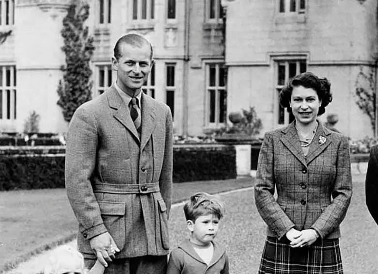 Isabel II, la mujer que subió a un árbol como princesa y bajó siendo reina