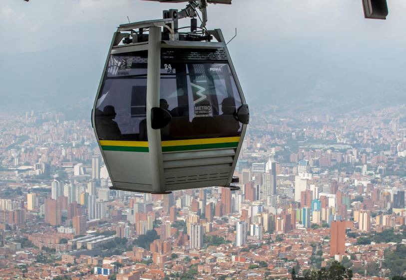 Antes que pensar en más cables, el metro necesita un ferrocarril
