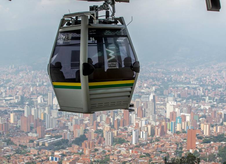 Antes que pensar en más cables, el metro necesita un ferrocarril