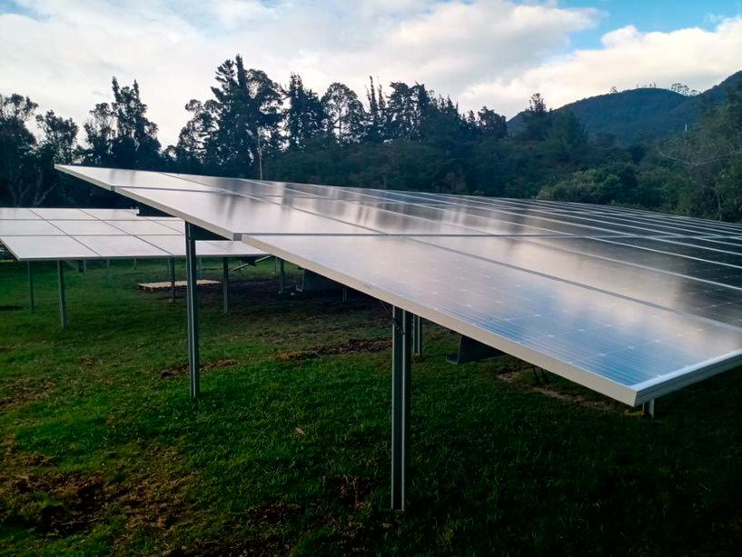 Cenit activó seis plantas solares en sus estaciones