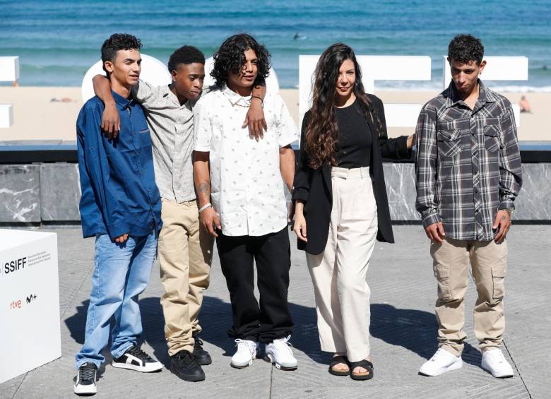 Cineasta Laura Mora ya está en San Sebastián para presentar “Los reyes ...