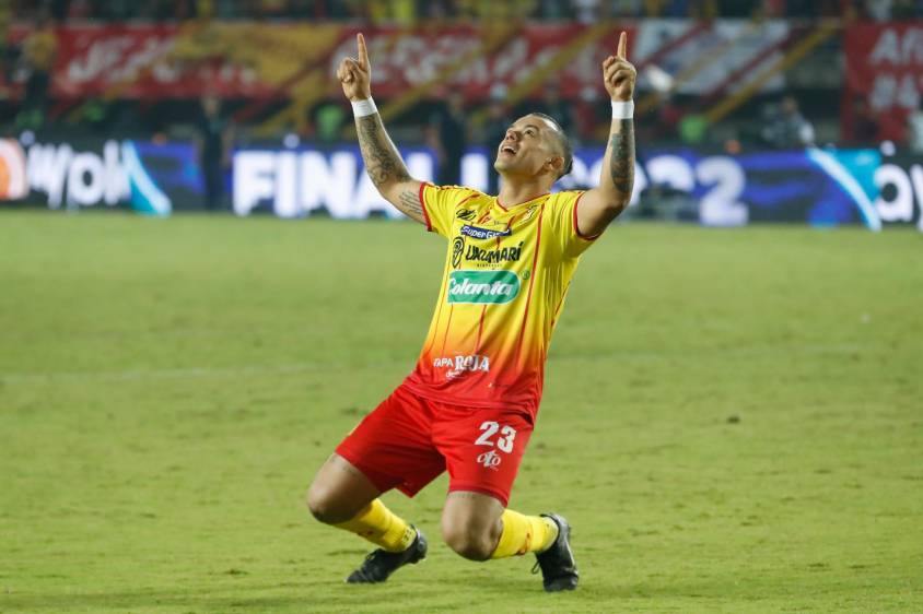 De recolectar basuras a cosechar títulos: la historia de Leo Castro, el ...