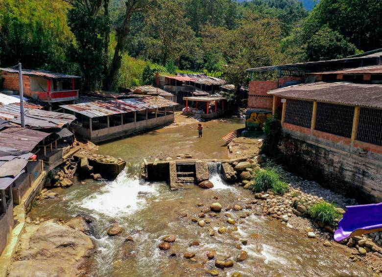 Barbosa permite de nuevo ingreso de bañistas a sus charcos