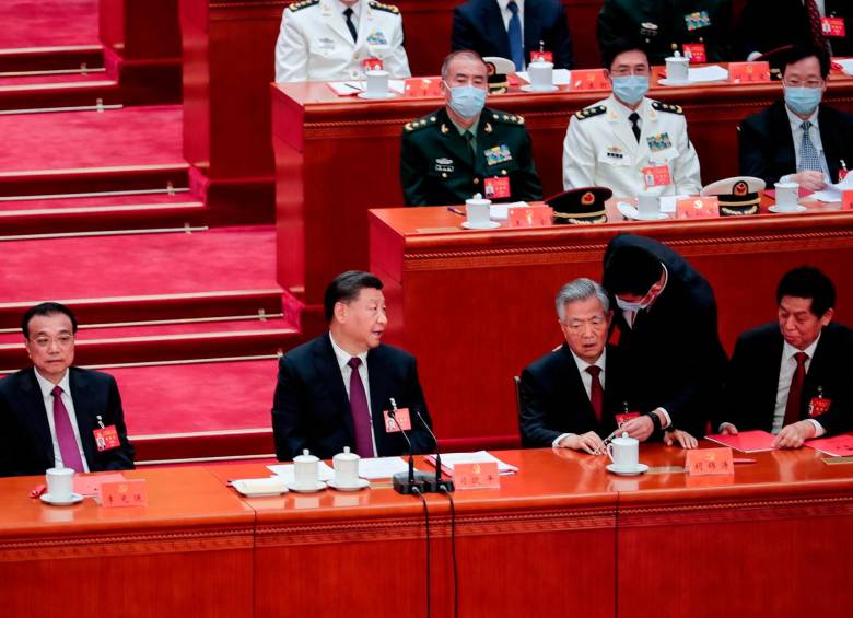 Video | Sacaron a la fuerza al expresidente Hu Jintao del congreso del ...