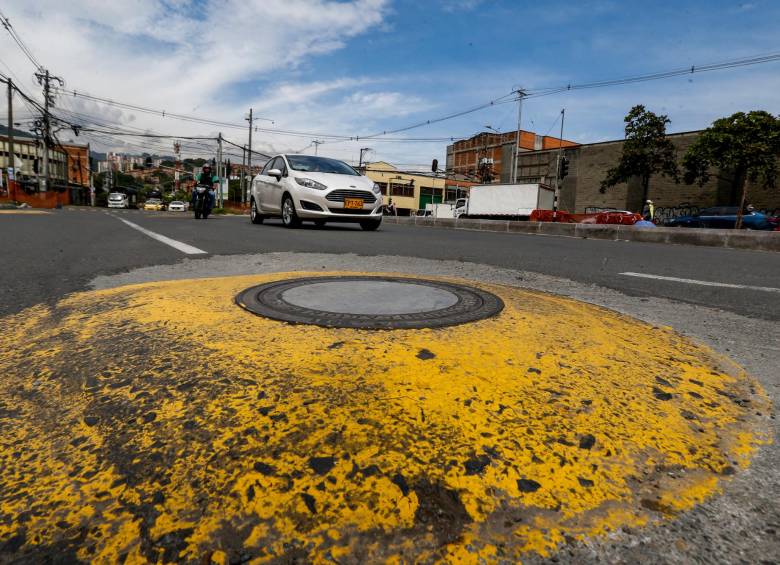 Transitar por la Aguacatala es como pasar por un “campo minado”: ojo ...