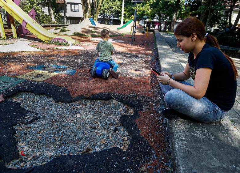 Parques de Medellín: golpeados por el abandono y la indisciplina ciudadana