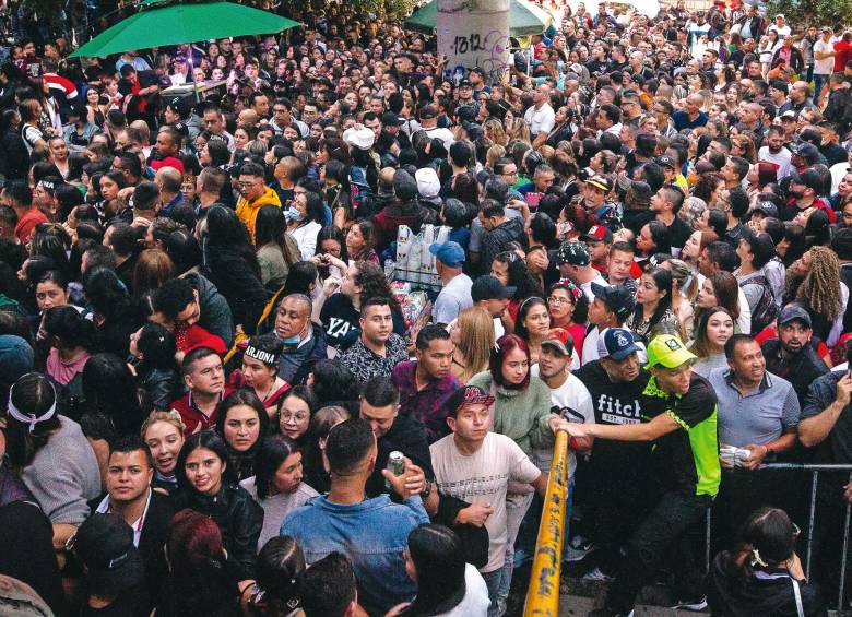 El hedor, la oscuridad y el miedo se pasean fuera de La Macarena