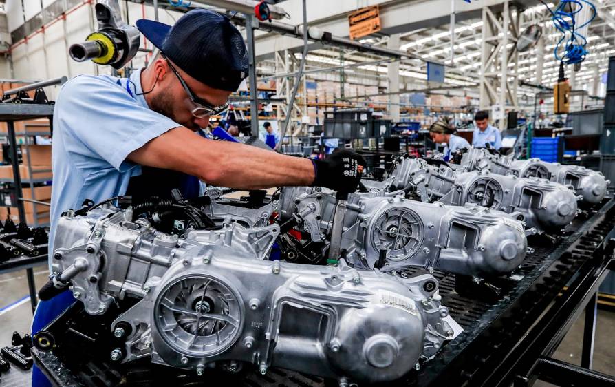 Con megáfono, don Francisco le abrió el camino a Yamaha en el país