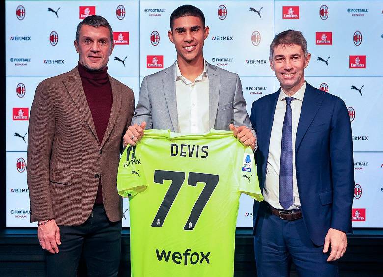 Devis Vásquez fue presentado en el AC Milán