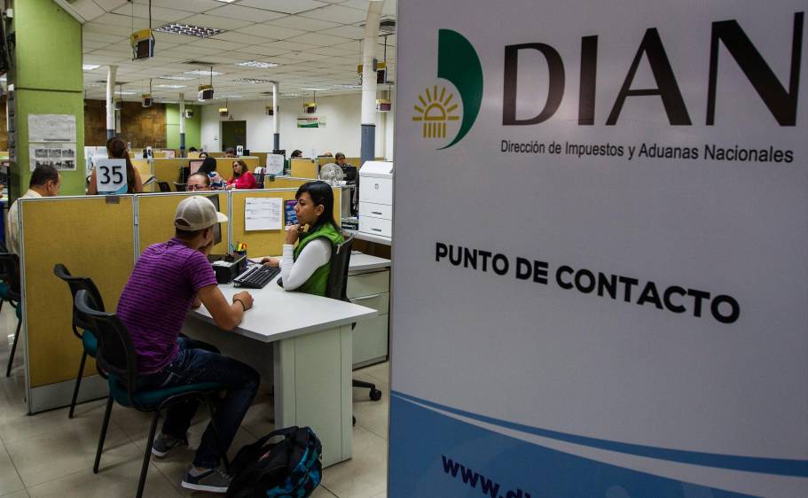 Lo condenaron cuatro años por una deuda de $300 mil con la Dian