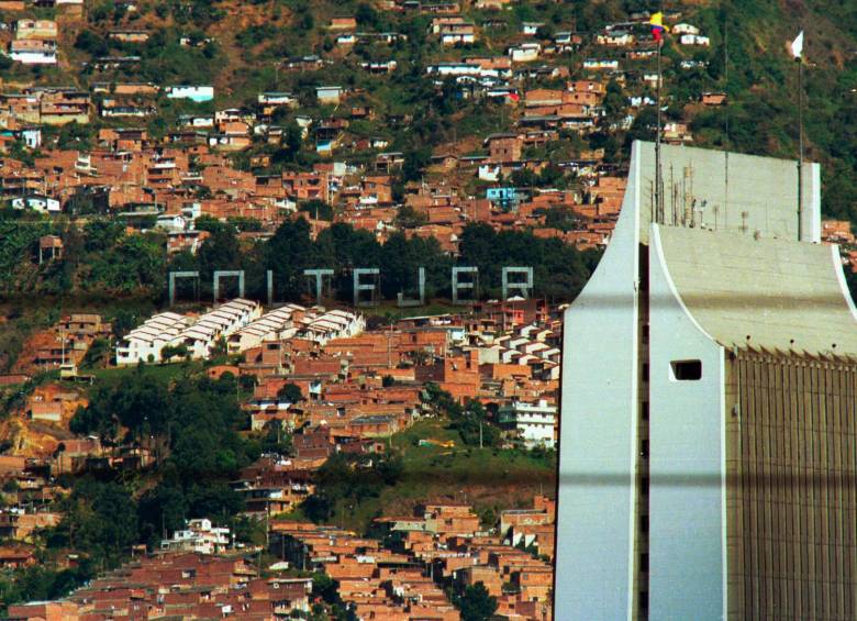 Adiós a los trabajadores y al letrero de Coltejer