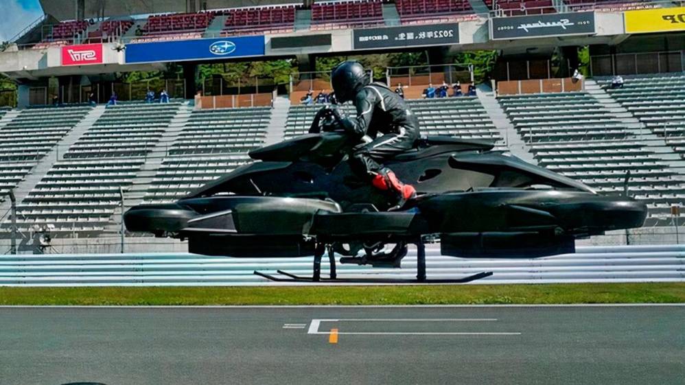 Video: Al mejor estilo de Star Wars presentan la moto voladora