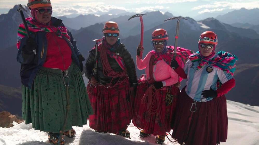 En fotos | las Cholitas escaladoras de Bolivia