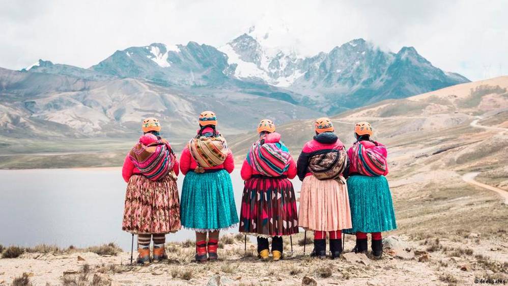 En fotos | las Cholitas escaladoras de Bolivia