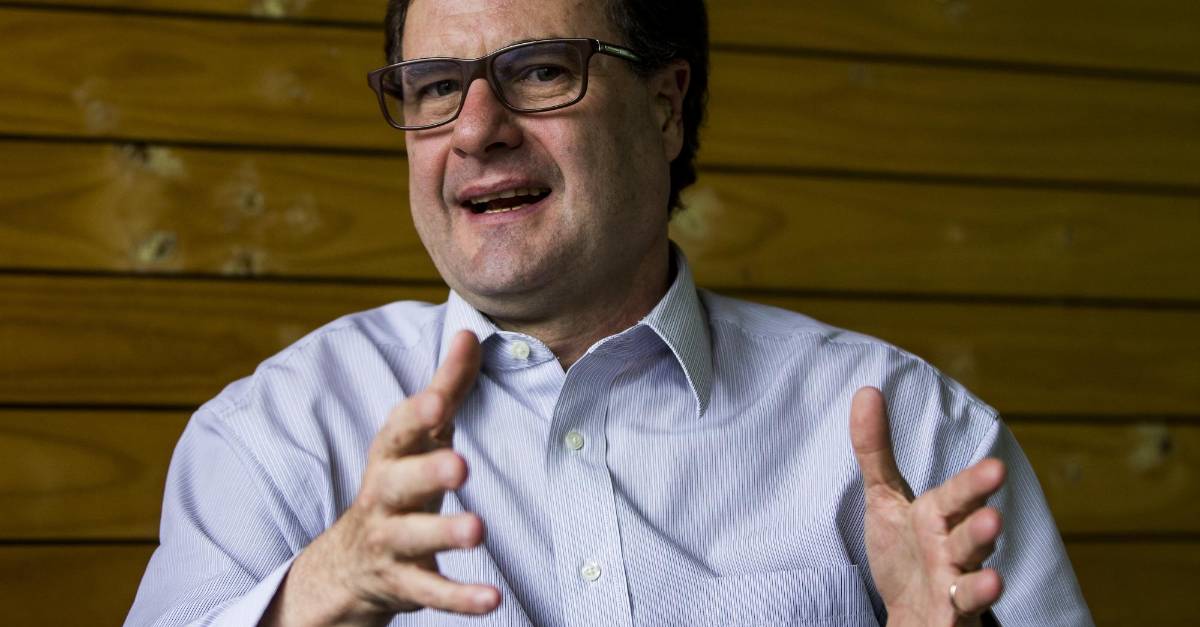 Luis Fernando Andrade no planea regresar al país