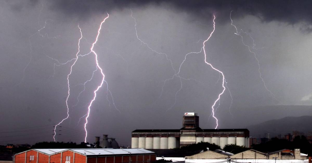 10 consejos para prevenir que le caiga un rayo