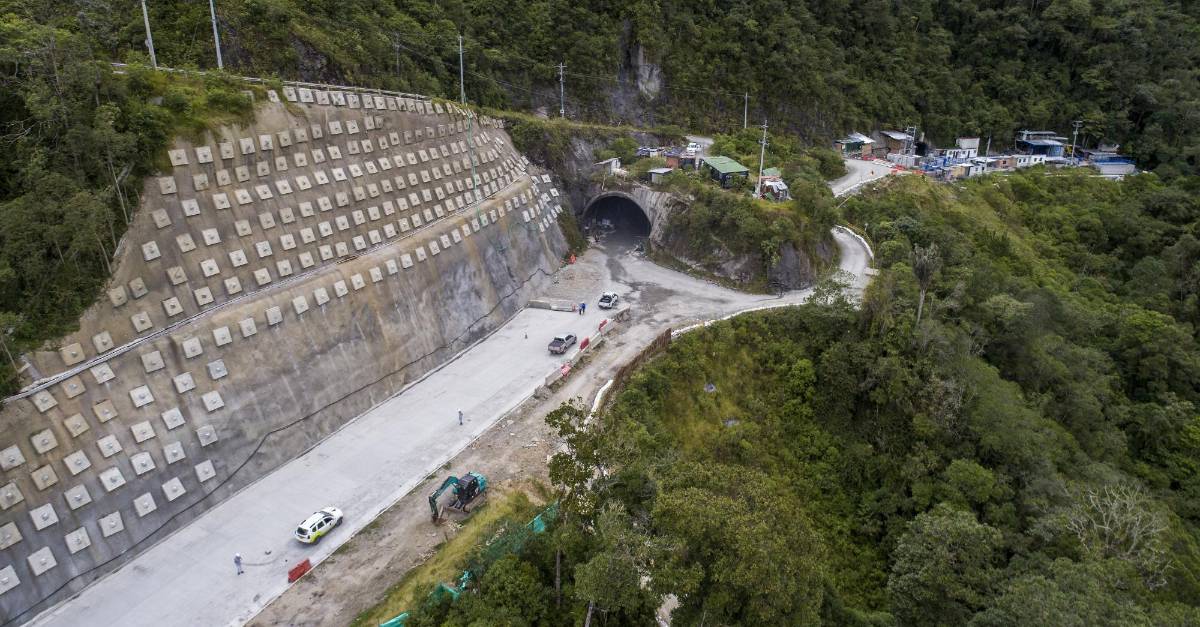 Recorra el Túnel de la Línea con EL COLOMBIANO
