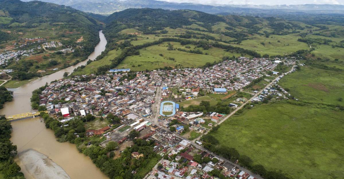 Tarazá está paralizado por la violencia