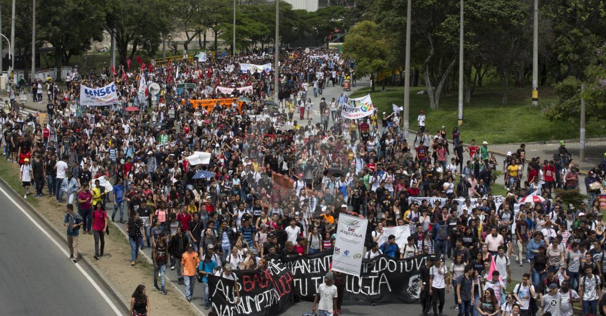 Marchas reabren debate a controlar la protesta social