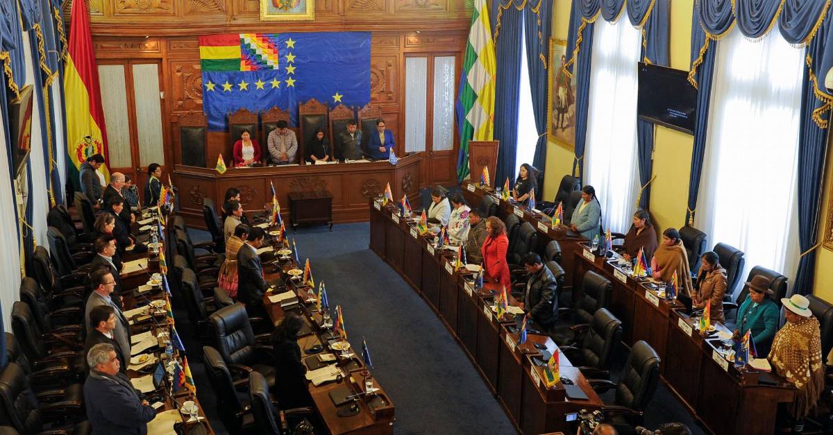 Ley para agilizar nuevas elecciones avanza en Parlamento de Bolivia