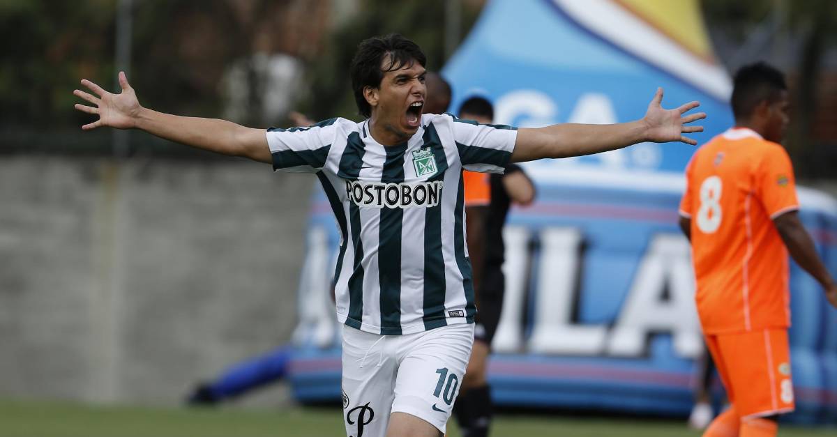 Pablo Zeballos responde con dos goles a las presiones