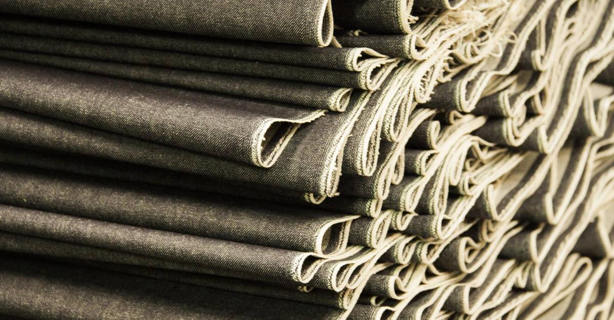 Fibras naturales y sintéticas: ingredientes de la moda