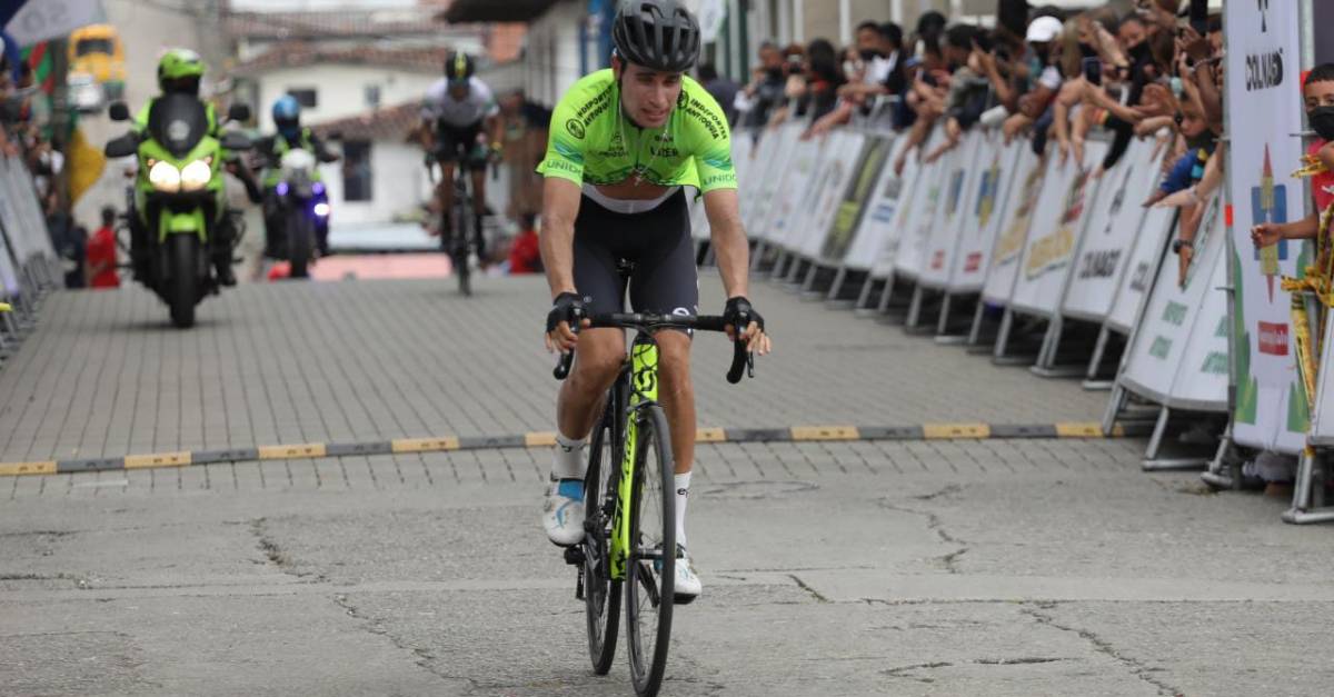 Álex Gil llegó primero a Caramanta y sigue líder en Vuelta a Antioquia