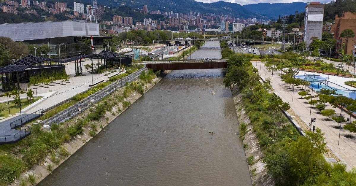 ¿Se limpió el río Medellín durante la cuarentena?