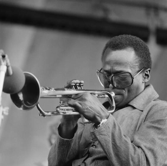 Miles Davis, el rey del jazz, en 115 minutos