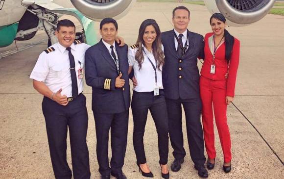 Familiares de Sissy Arias, tripulante boliviana fallecida en siniestro ...