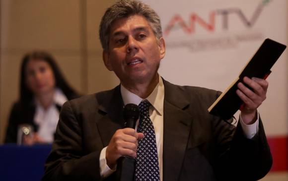 Revista Semana despide a Daniel Coronell y contrata a Juan Ricardo Ortega