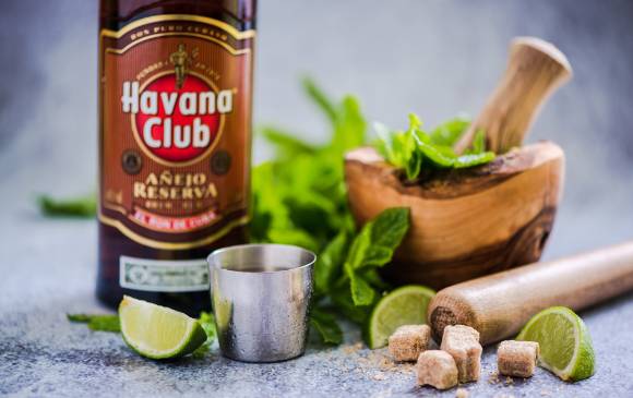 Ron cubano, aprenda a preparar dos de sus cocteles más icónicos