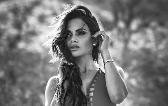 La sensual modelo que también es policía de tiempo completo