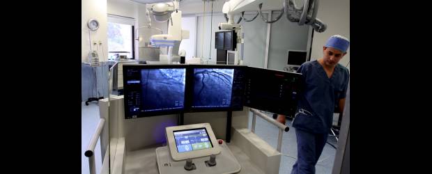 La misión de este robot es tocar el corazón